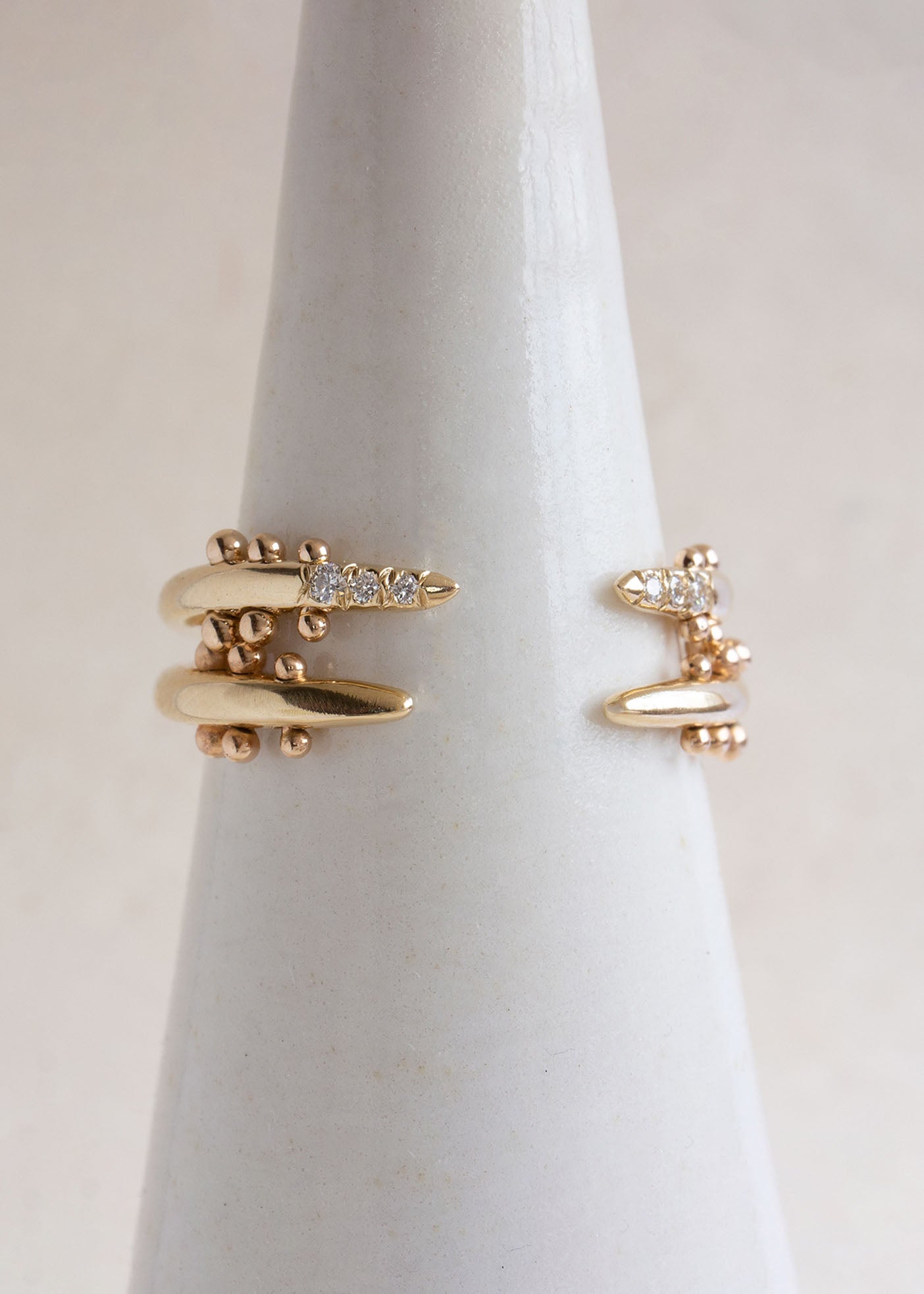 White Diamond Kuli Ring – M. Hisae